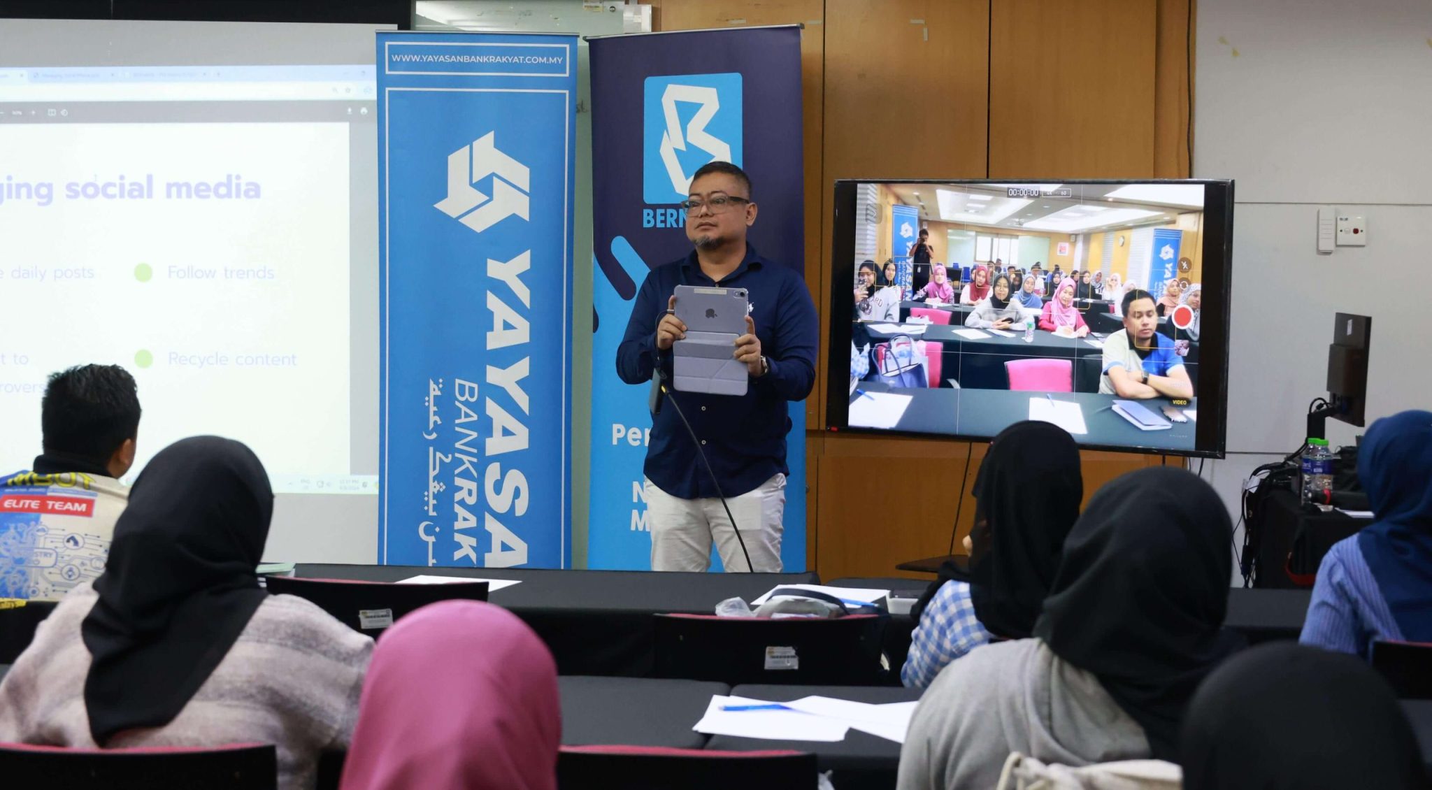 Laman Utama - Yayasan Bank Rakyat